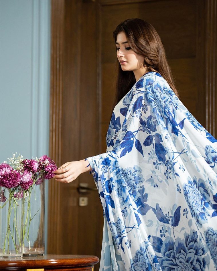 Dur-e-Fishan Saleem Aces Style Game in Gorgeous Floral Saree [Pictures ...