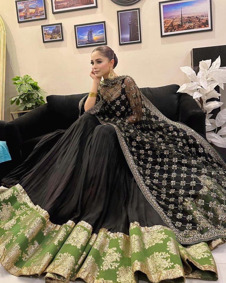 Looking Like Her Mother: Aima Baig's Latest Pictures Leave Fans ...