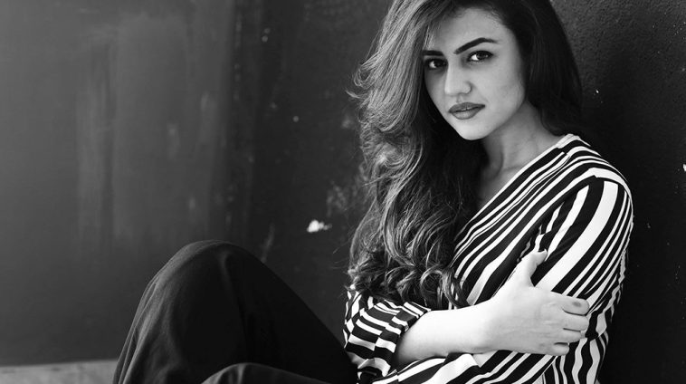 Woman of Many Talents Zara Noor Wins the Internet With Her Melodious ...