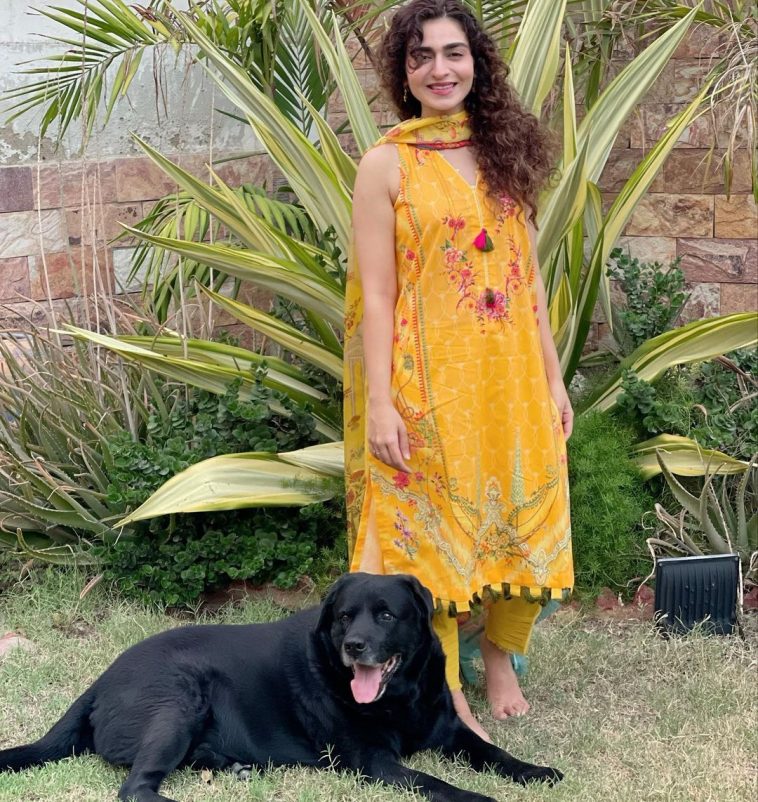 Hajra Yamin Oozes Summery Joy in Sleeveless Yellow Jora [Pictures] - Lens