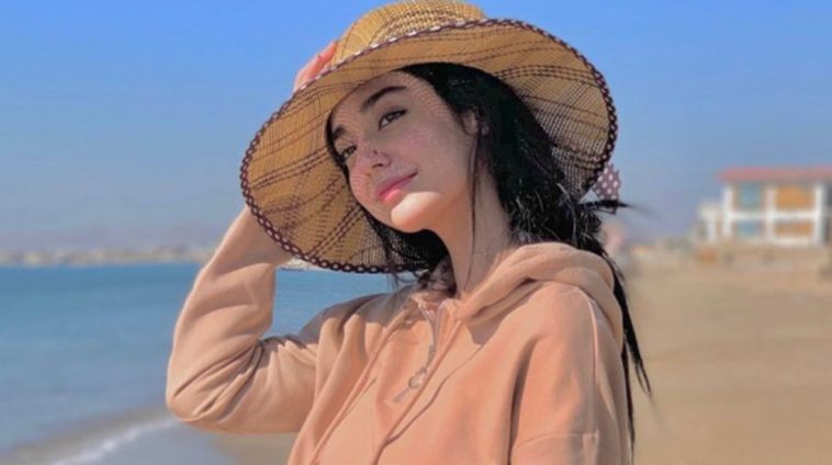 Noor Zafar Khan is Living Her Best Life at the Beach [Pictures] - Lens