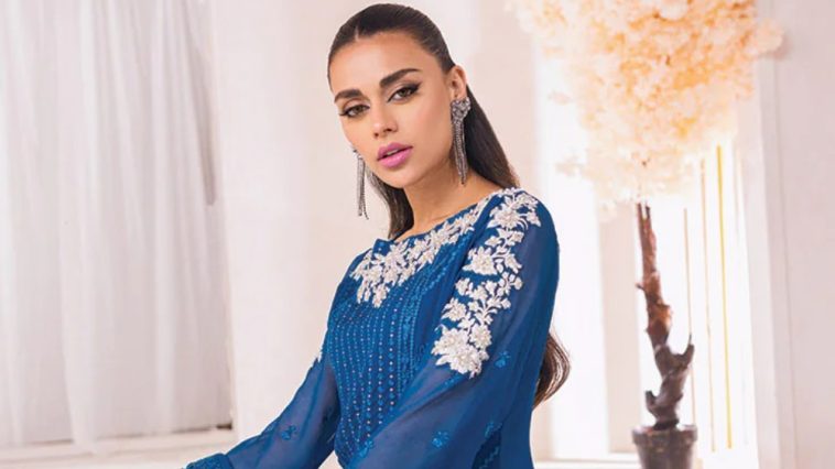 Sadaf Kanwal Paints the World Blue in Festive Eid Jora [Pictures] - Lens