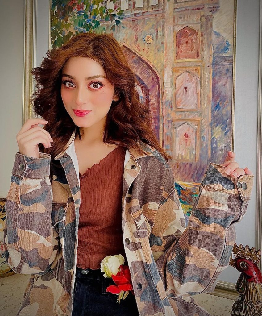 Alizeh Shah is Cute as a Button in This Funky Look - Lens