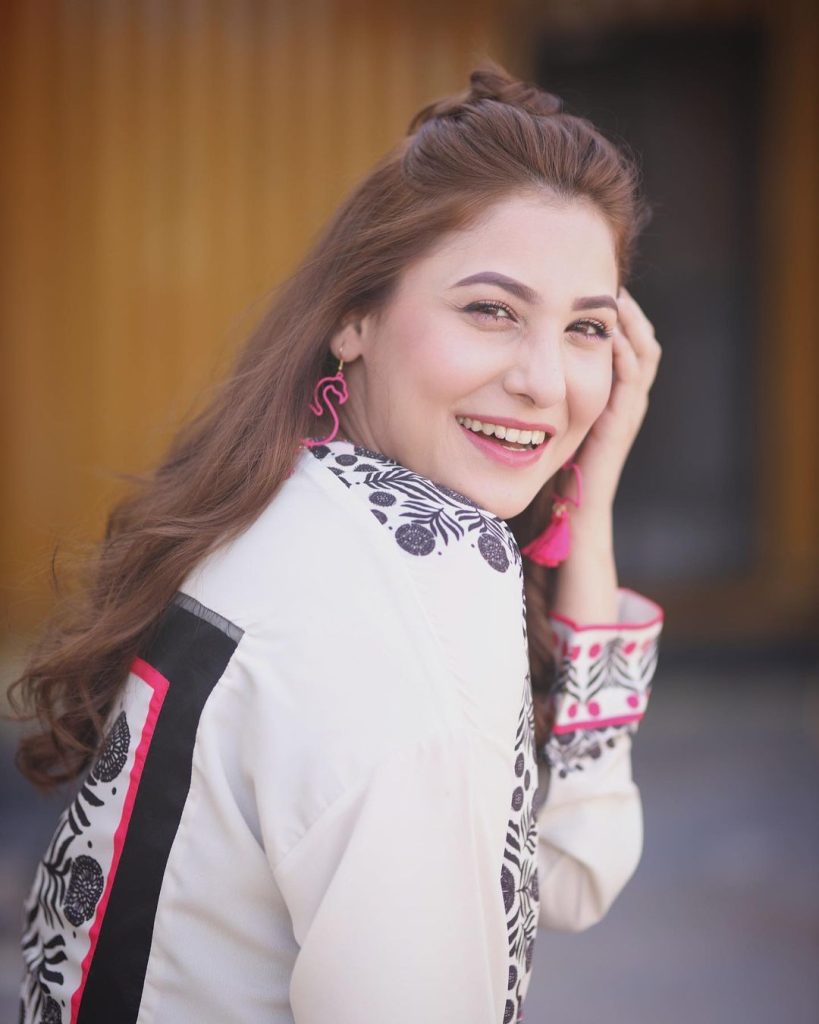 Hina Altaf Stuns Fans With Adorable Instagram Pictures - Lens