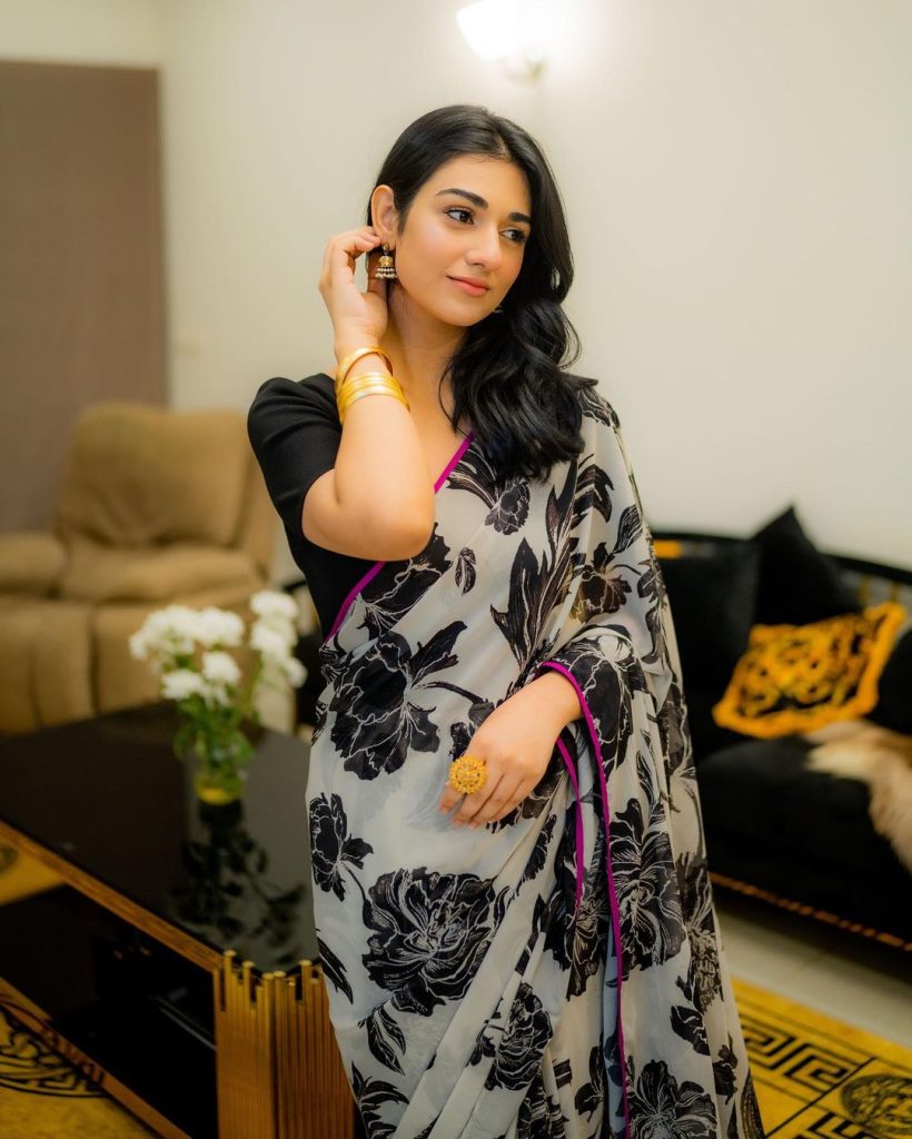 Sarah Khan Gives Fans a Lesson in Casual Chic With Latest Pictures - Lens