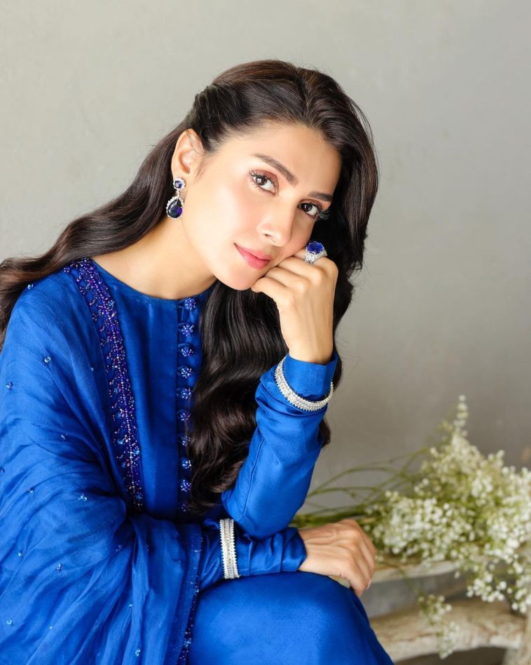 Ayeza Khan Shines Bright in a Sapphire Blue Jora [Pictures] - Lens