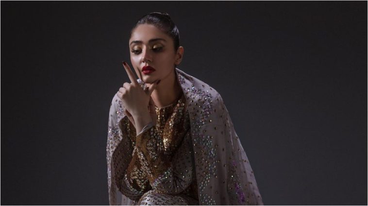 Dur-e-Fishan is Evocative of Dreamworld in Shimmery Outfit - Lens