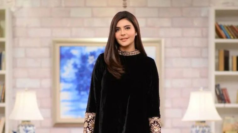 Morning Show Queen Nida Yasir Looks Ravishing in Black Net Anarkali ...