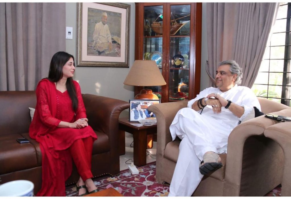 Actress Azekah Daniel Officially Joins Pakistan Tehreek-e-Insaf - Lens
