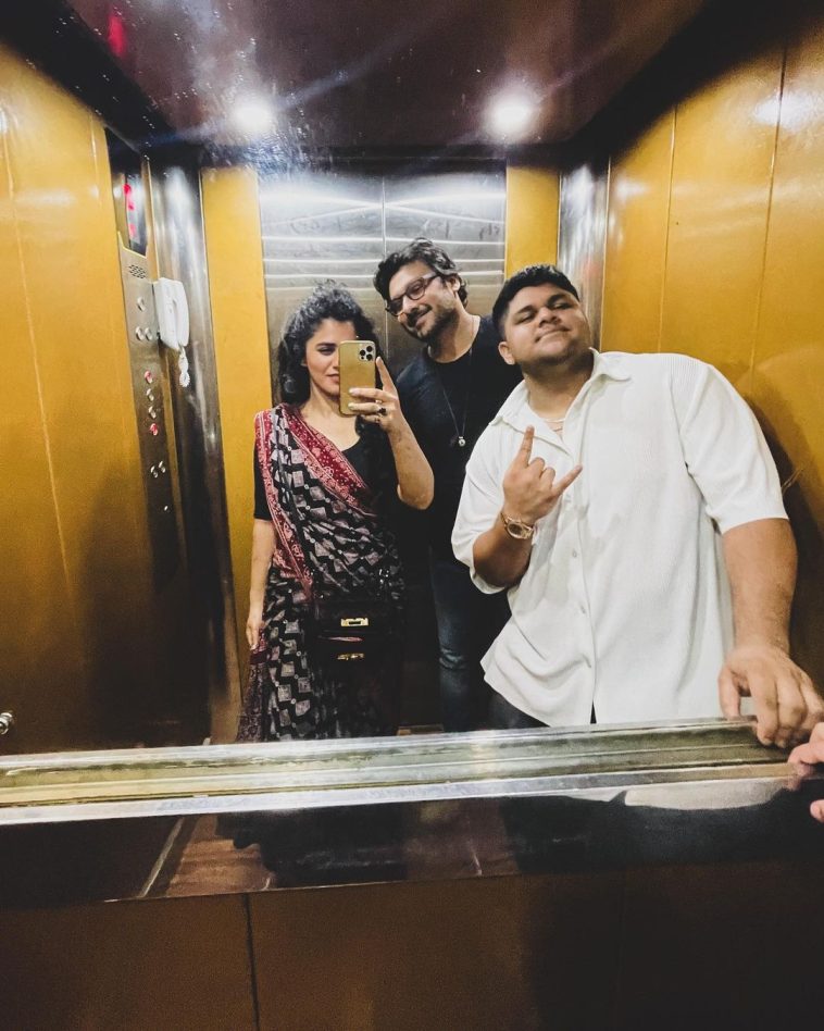 QB Enjoys Hangout With Veteran Actor Arshad Mehmood and Cricketer Azam ...