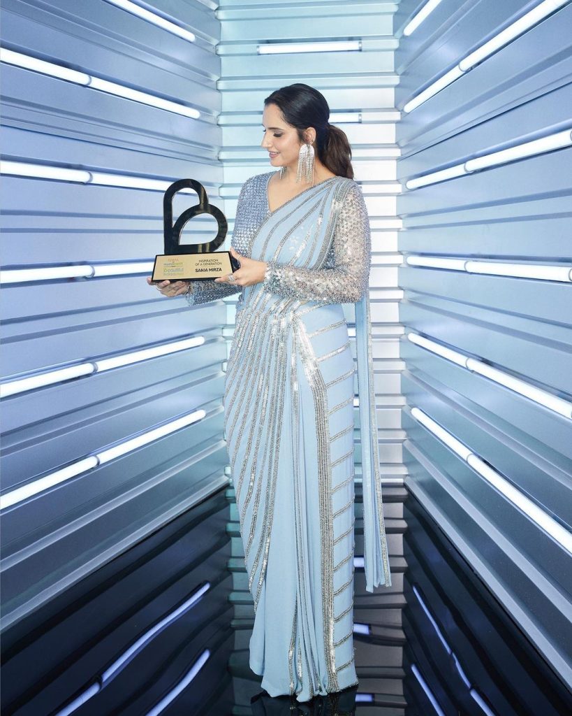 Sania Mirza Takes Her Saree Game to Next Level [Pictures] - Lens