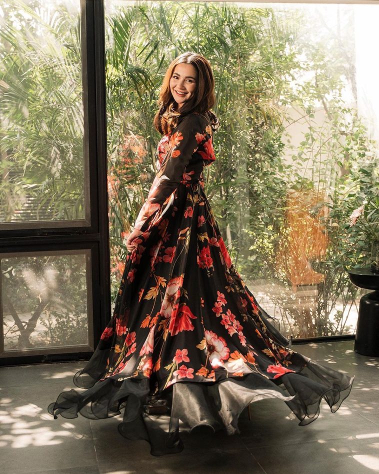Discover Elegance and Charm with Lulusar x Hania Aamir Eid 2023 ...