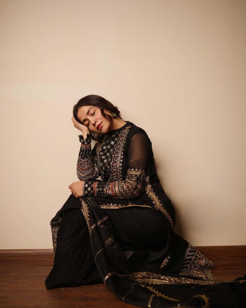 Humaima Malick Is Desi Diva In Black Traditional Wear - Lens
