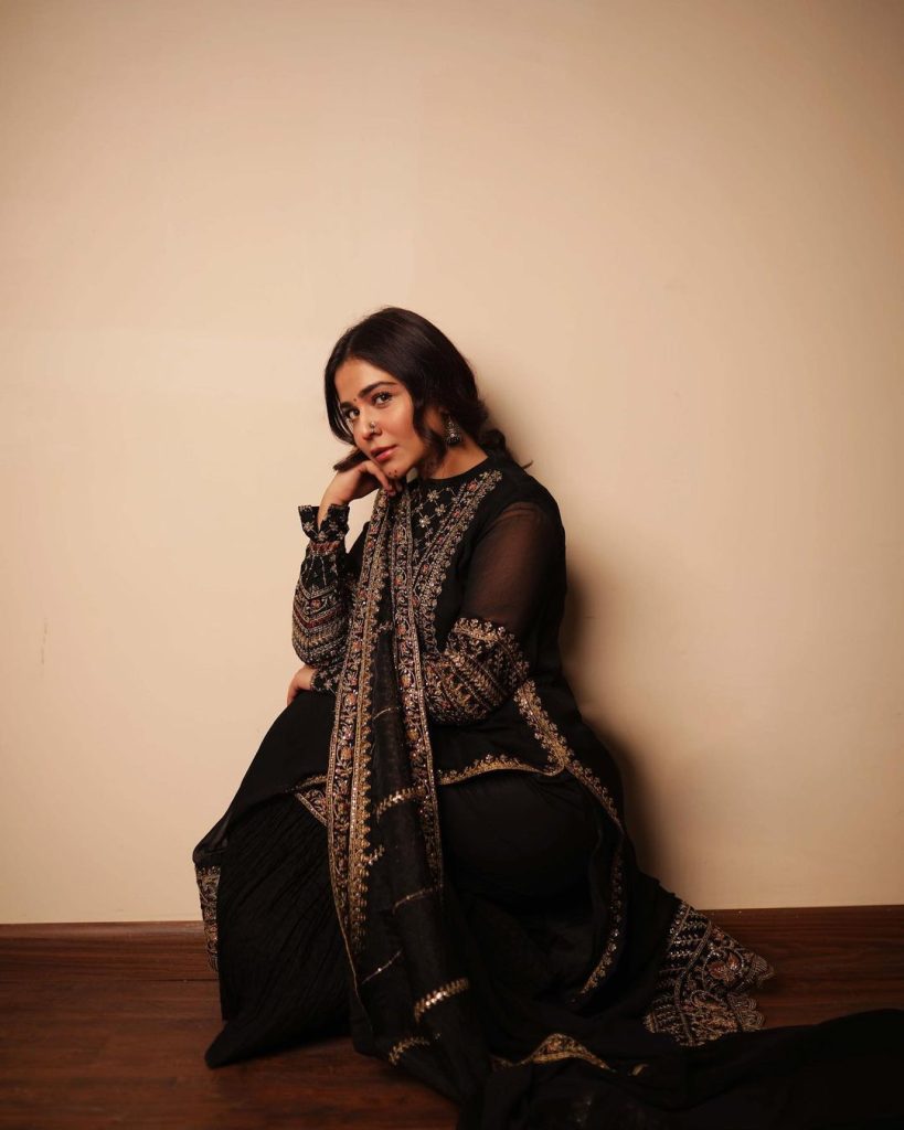 Humaima Malick Is Desi Diva In Black Traditional Wear - Lens