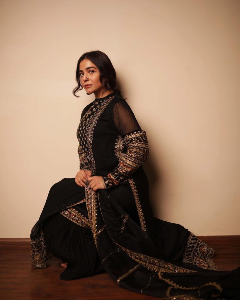 Humaima Malick Is Desi Diva In Black Traditional Wear - Lens