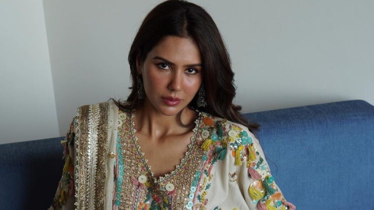 Sonam Bajwa is a 'Soni Kuri' in Traditional Off-White Jora - Lens