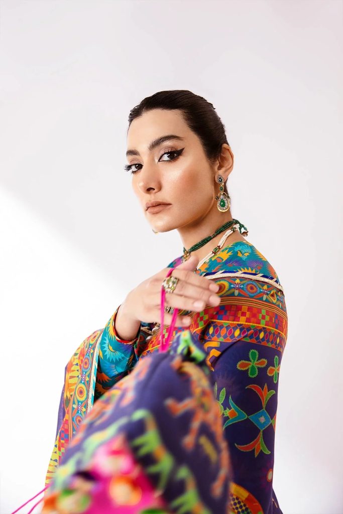 Eman Suleman Flaunts Fashionable Flair in Vibrant Lawn Saree - Lens