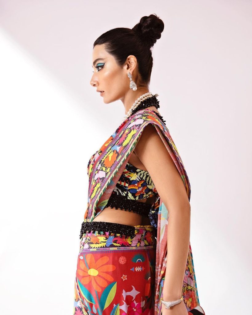 Eman Suleman Flaunts Fashionable Flair in Vibrant Lawn Saree - Lens