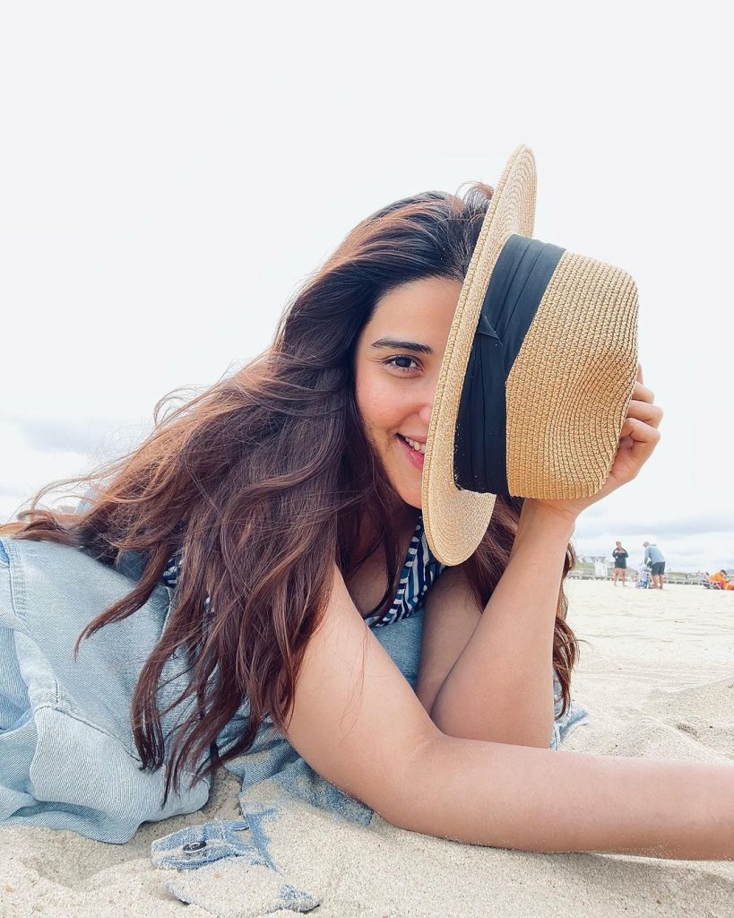 Hareem Farooq Embraces Sunshine in Style on Beach Day - Lens