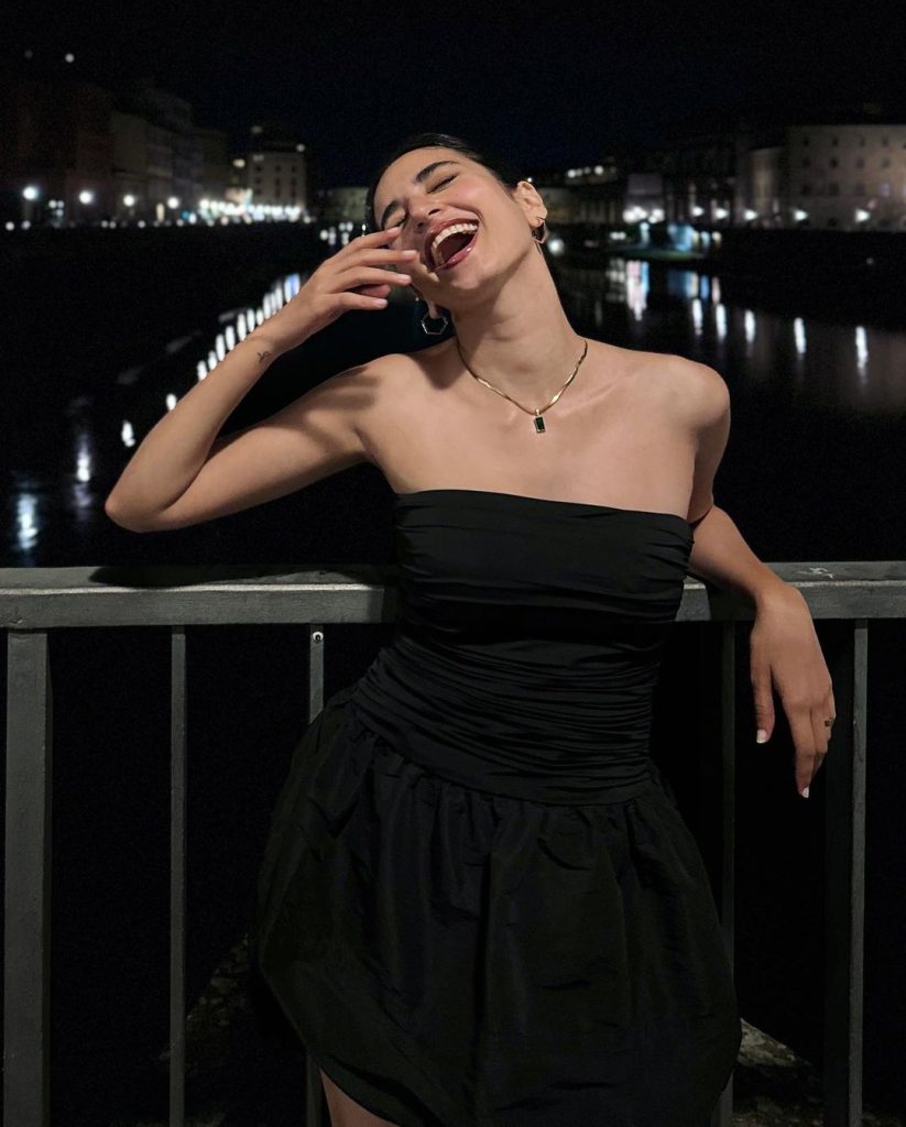 Mamya Shajaffar's Glamorous Stroll Through the Streets of Florence ...