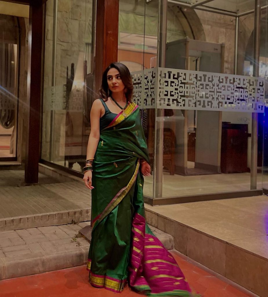 Mehar Bano Epitomizes the Essence of Traditional Charm In Stunning ...