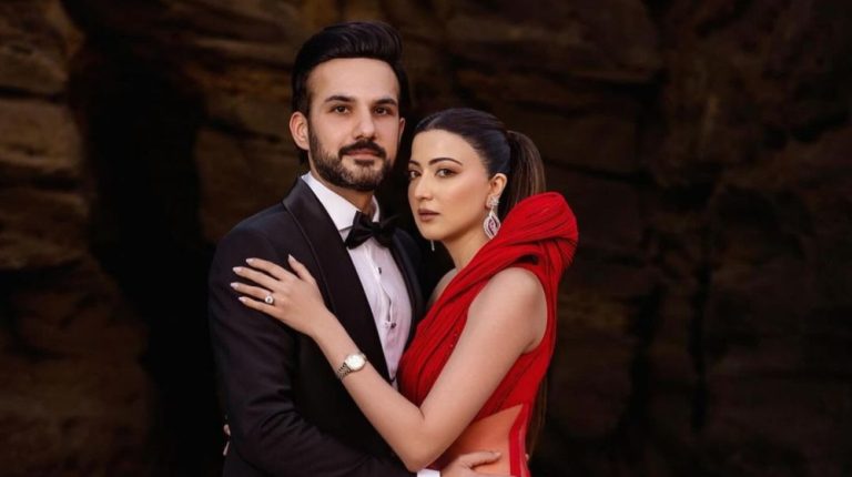 Aymen Saleem Shares Breathtaking Photoshoot From Her Engagement Day - Lens