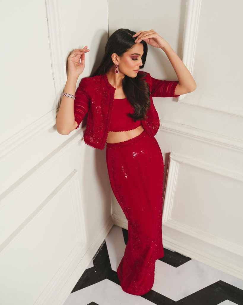 Mushk Kaleem Stuns in Red Sparkling Ensemble: A Fashion Triumph - Lens