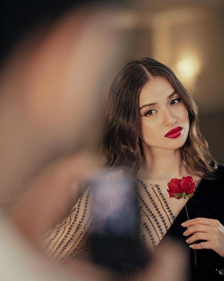 Adnan Raza Mir, Aena Khan Radiate Glamour and Romance In Valentine Day ...