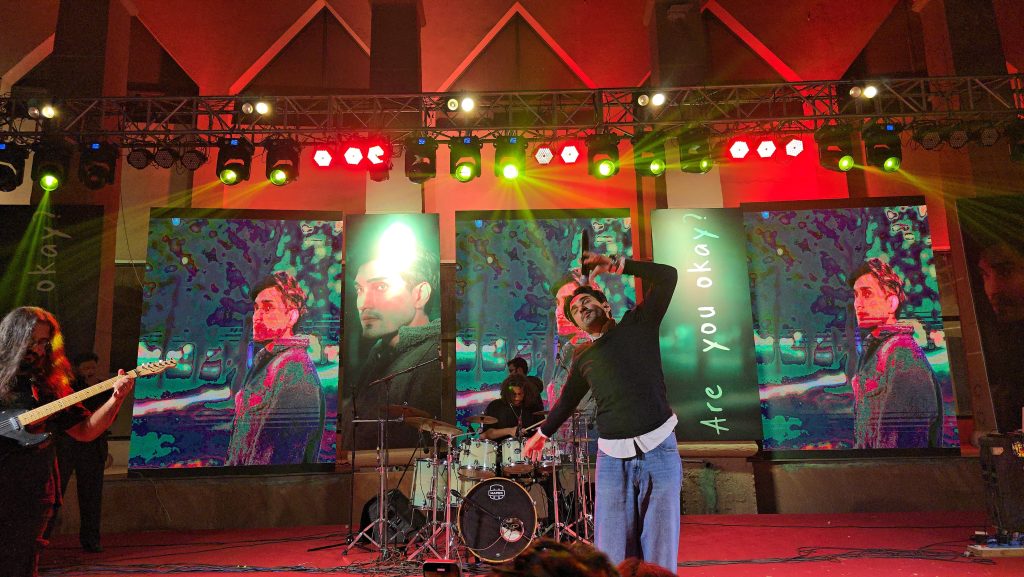 Uzair Jaswal Unveils Latest Album [Videos]