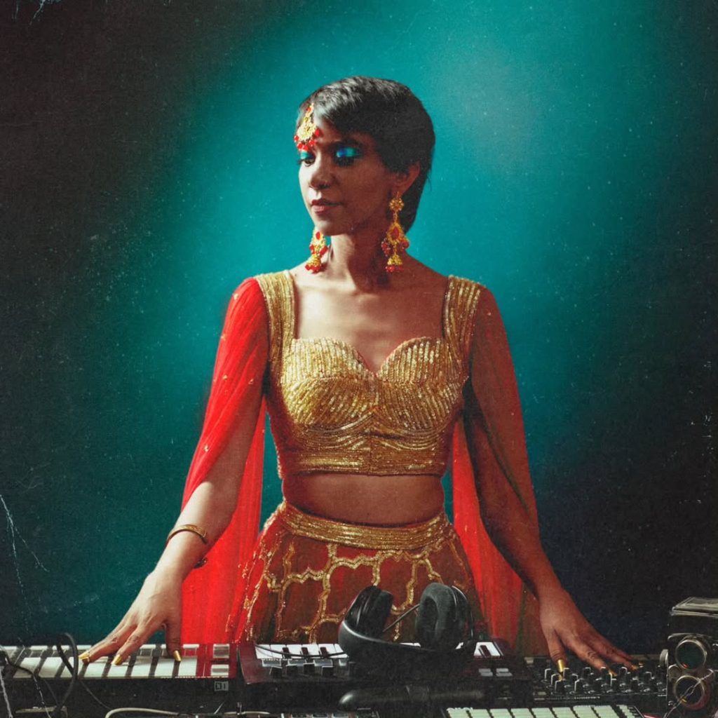 5 Trending Pakistani Female Artists Redefining the Music Industry