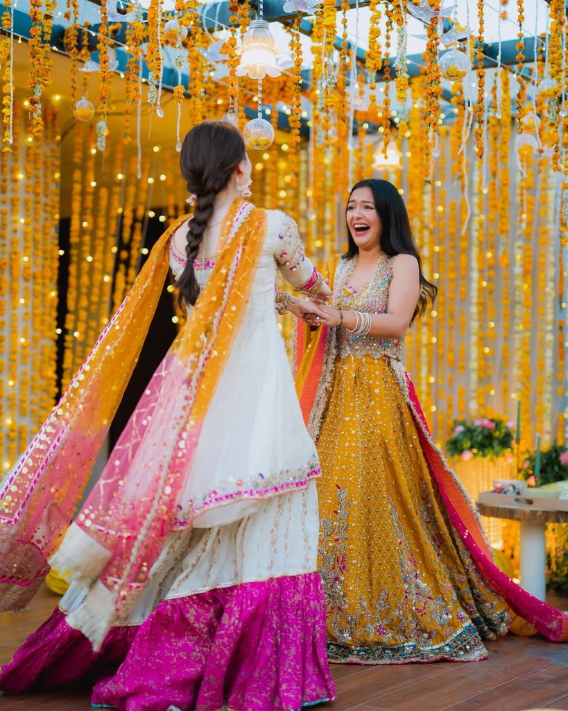 Hania Aamir Steals the Show at Her Friend’s Mayun [Images] - Lens