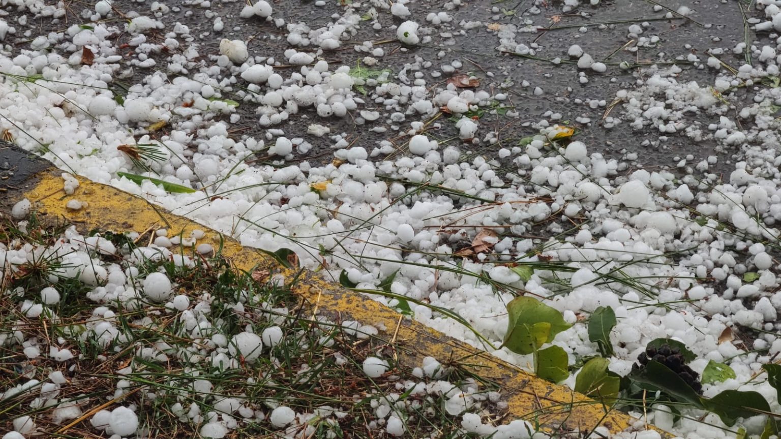 Destructive Hailstorm Breaks Hundreds of Cars in Islamabad [Images and ...