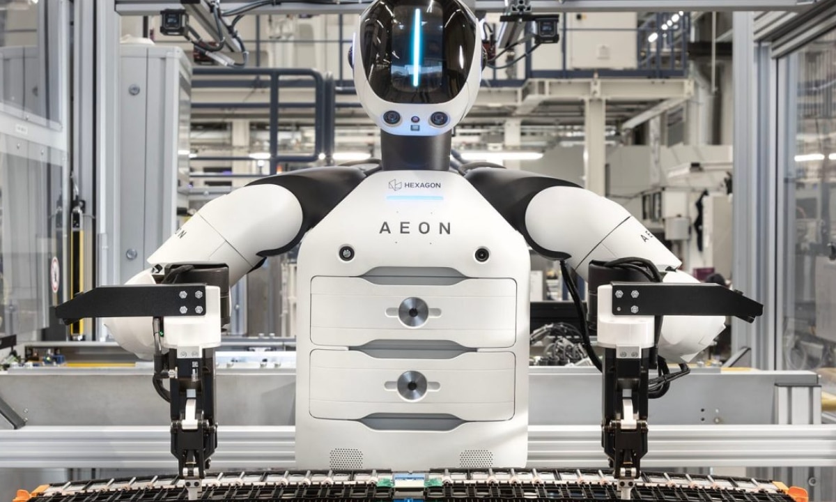 BMW Begins Using Humanoid Robots at European Car Plant