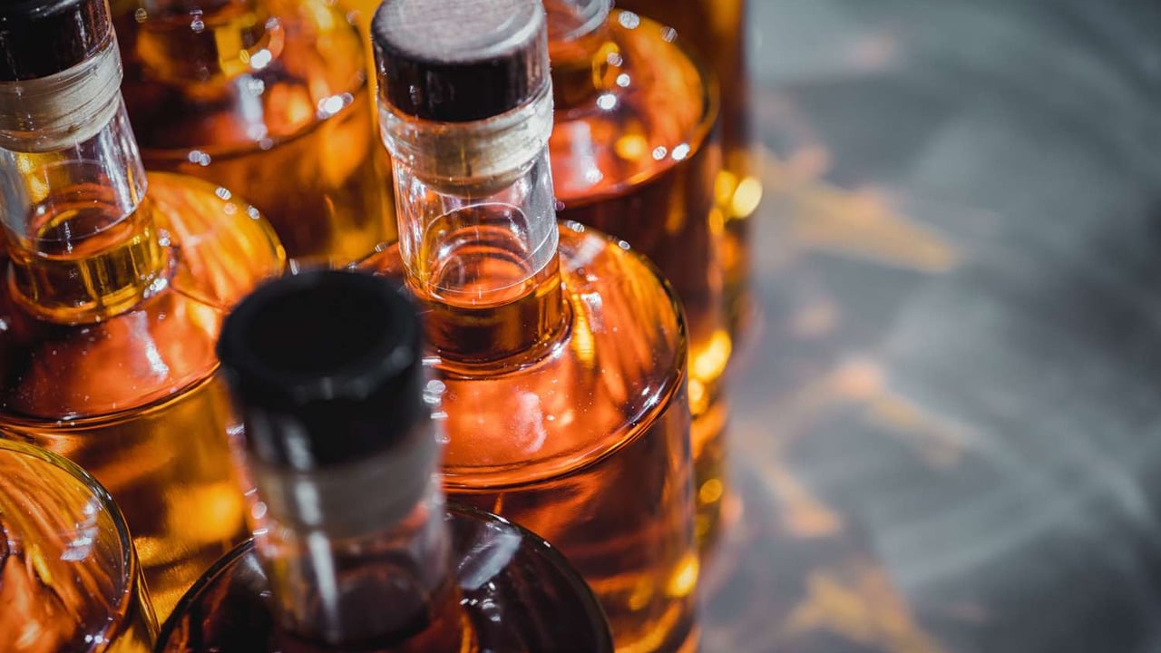 Bahawalpur Police Seize Over 1,000 Litres of Liquor in Major Crackdown